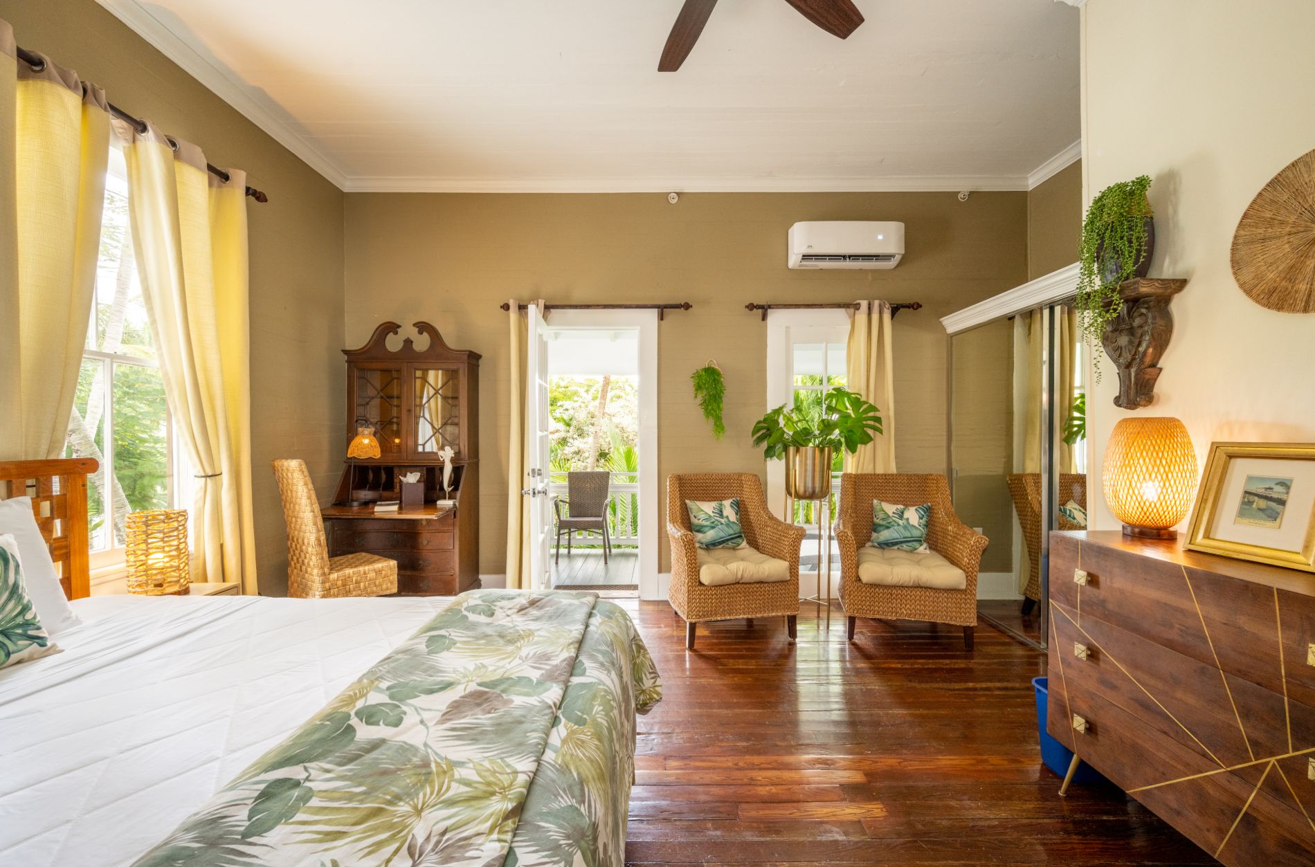 Comfortable Accommodations in The Keys | The Mermaid & The Alligator