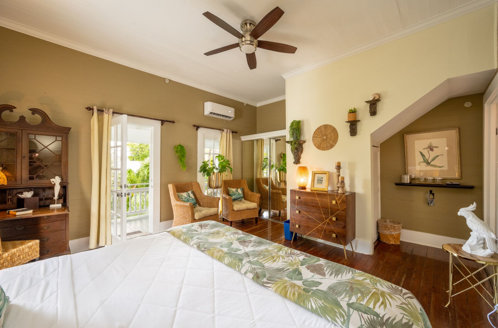 Comfortable Accommodations in The Keys | The Mermaid & The Alligator