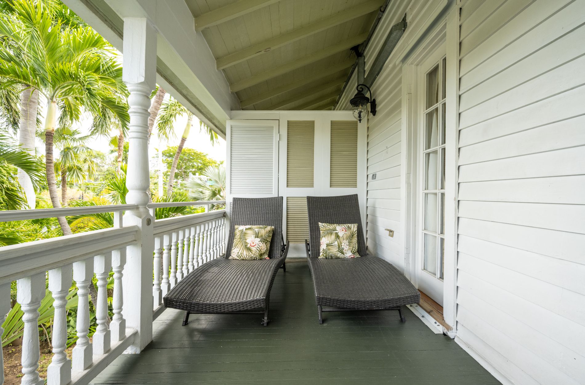 Comfortable Accommodations in The Keys | The Mermaid & The Alligator