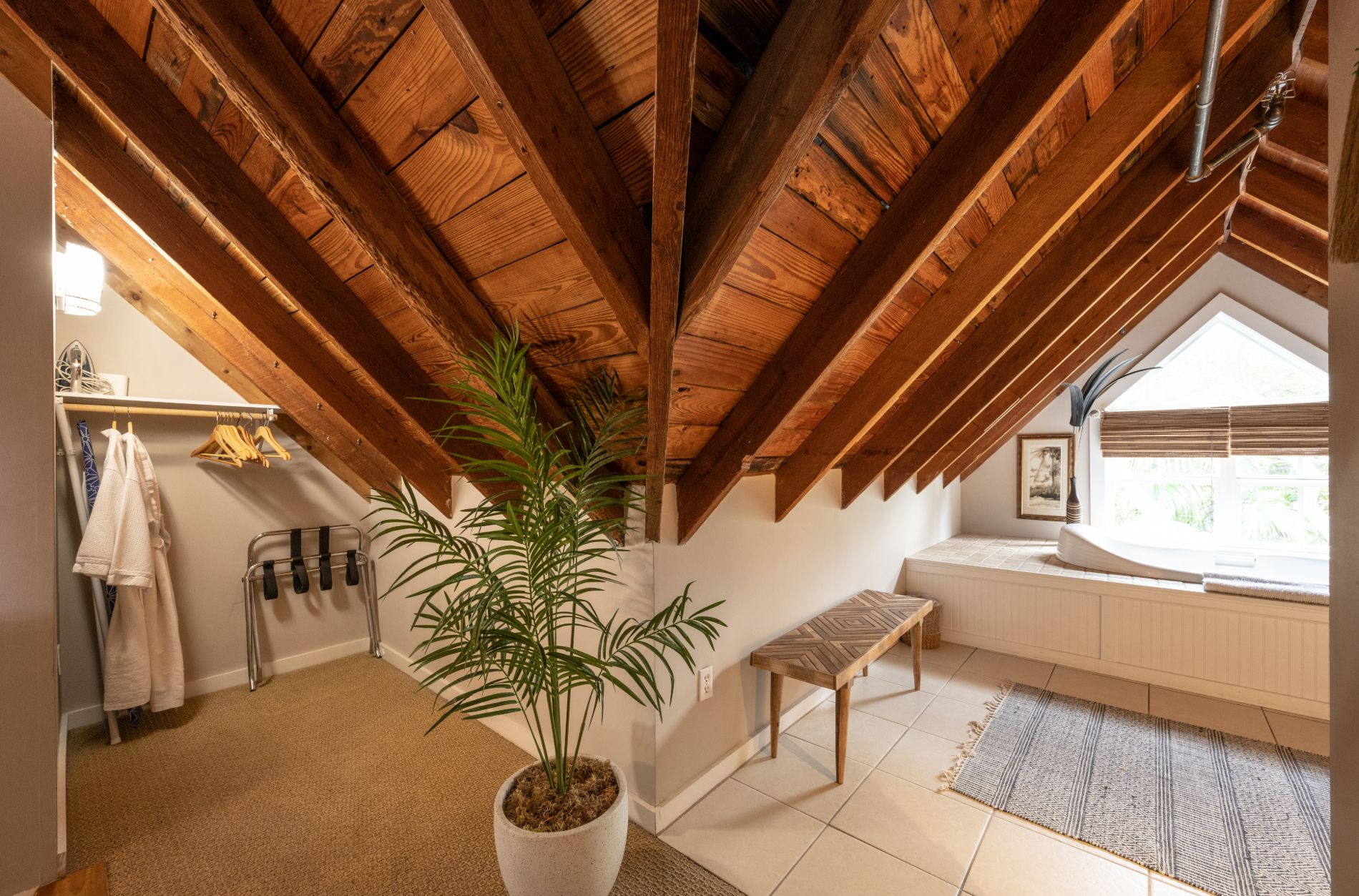 Comfortable Accommodations in The Keys | The Mermaid & The Alligator