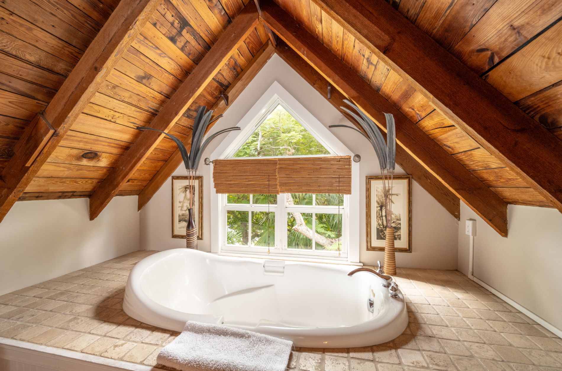 Comfortable Accommodations in The Keys | The Mermaid & The Alligator