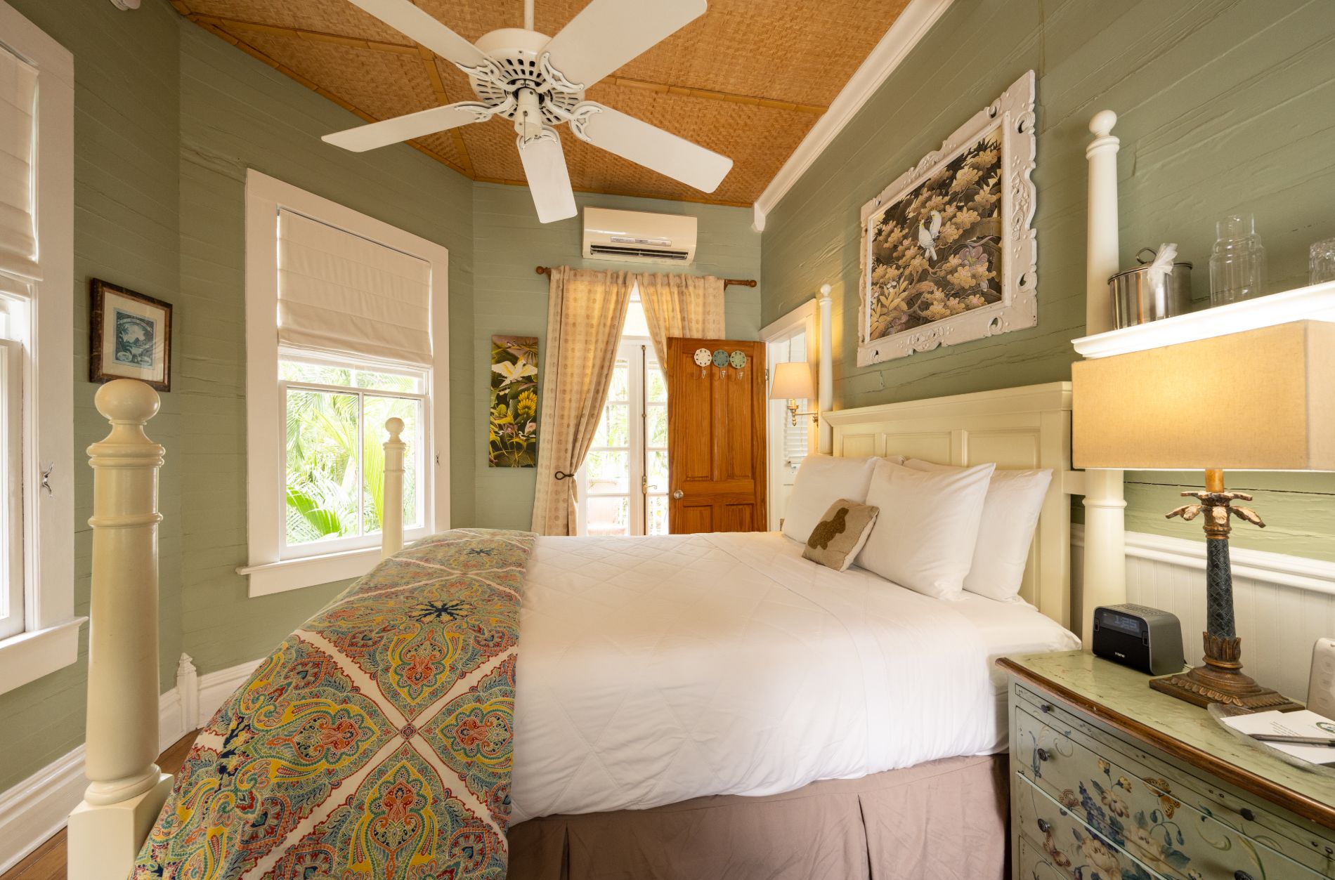 Comfortable Accommodations in The Keys | The Mermaid & The Alligator