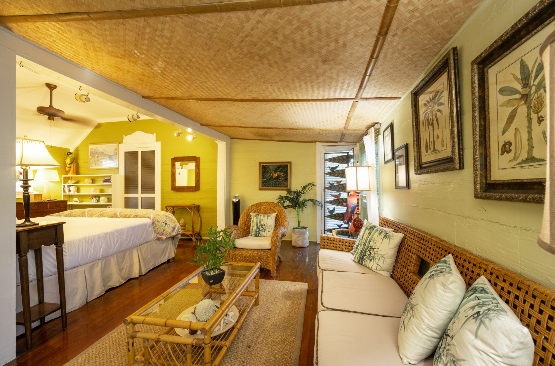 Comfortable Accommodations in The Keys | The Mermaid & The Alligator