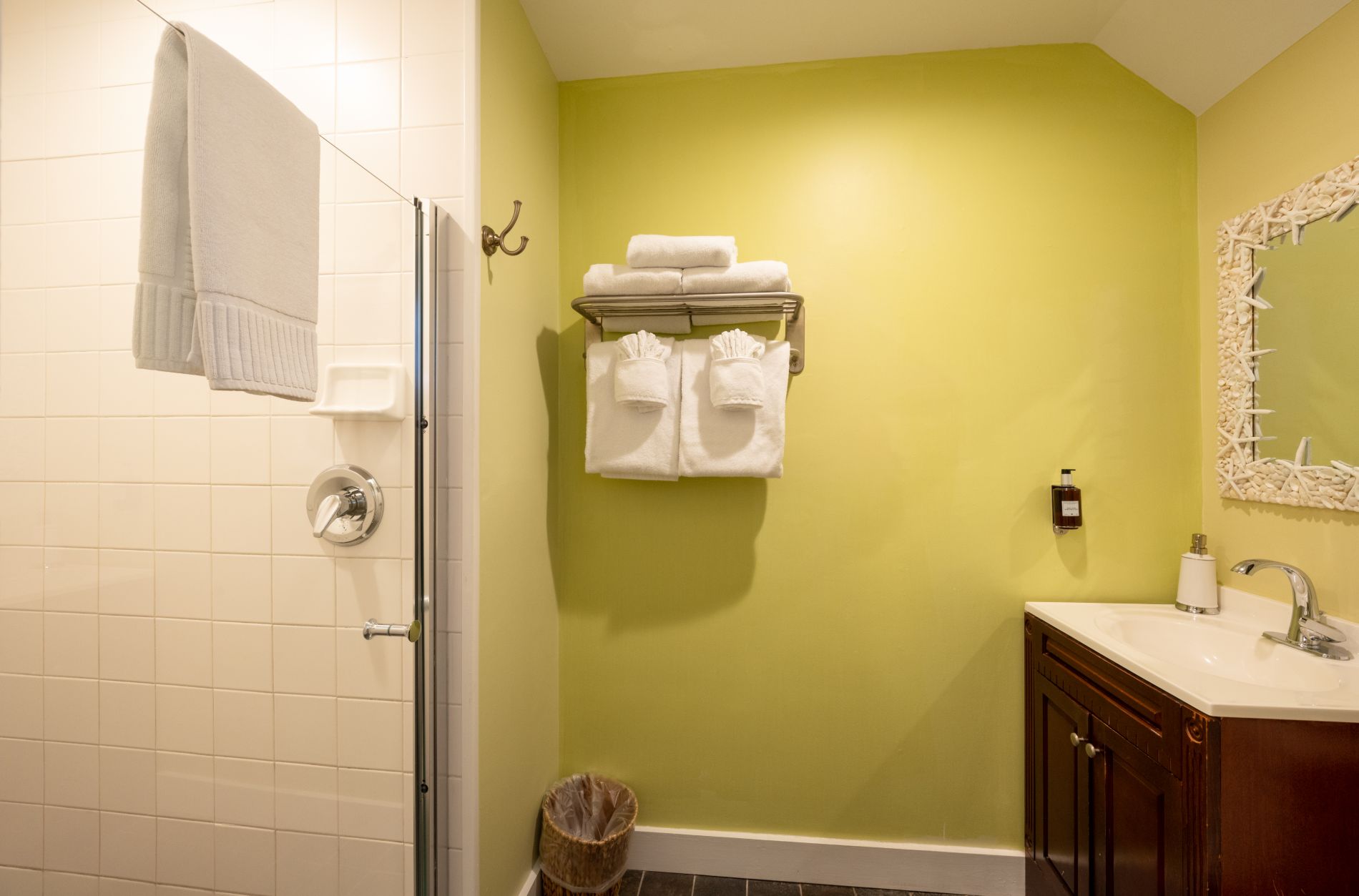 Comfortable Accommodations in The Keys | The Mermaid & The Alligator