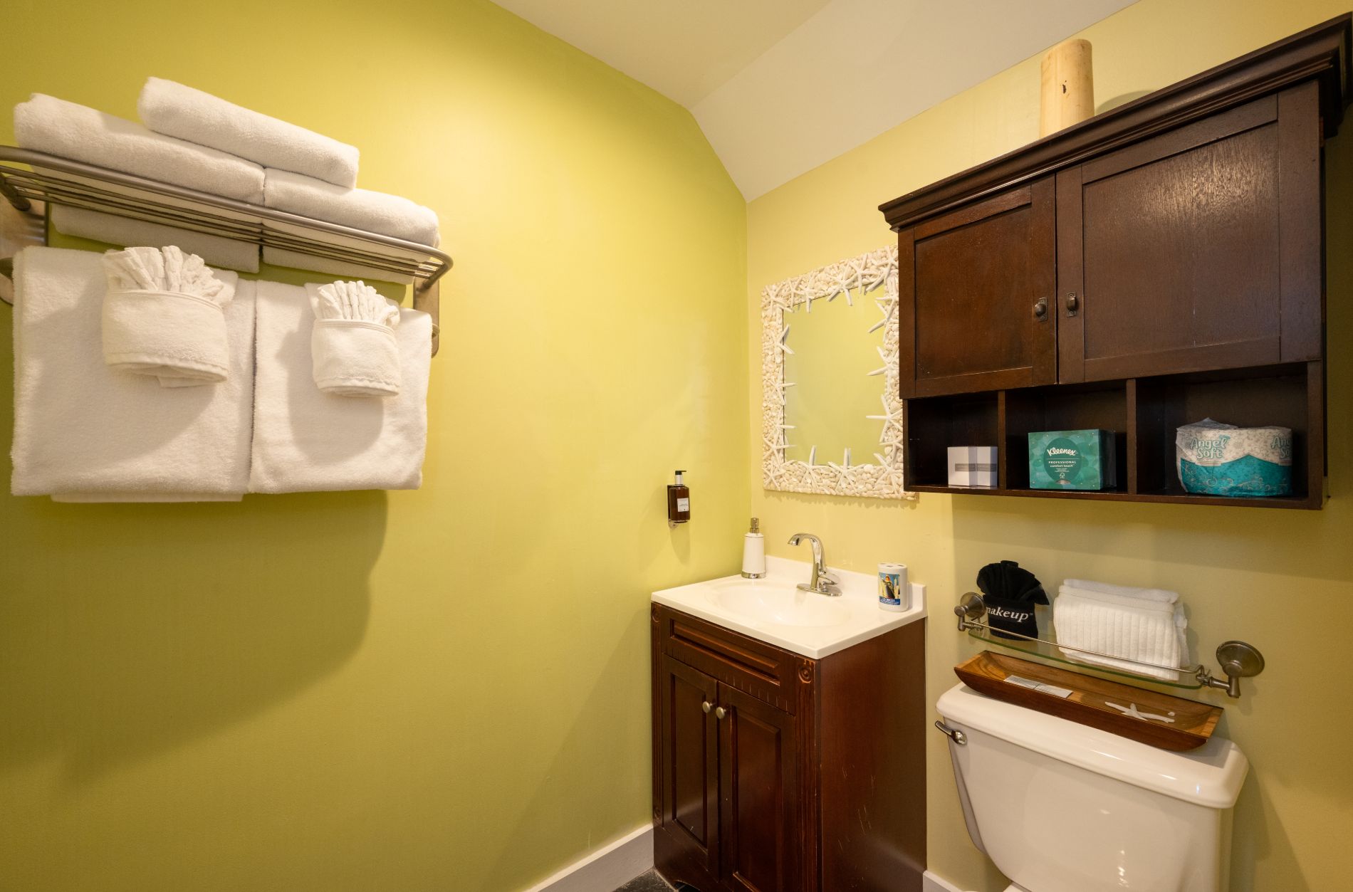 Comfortable Accommodations in The Keys | The Mermaid & The Alligator