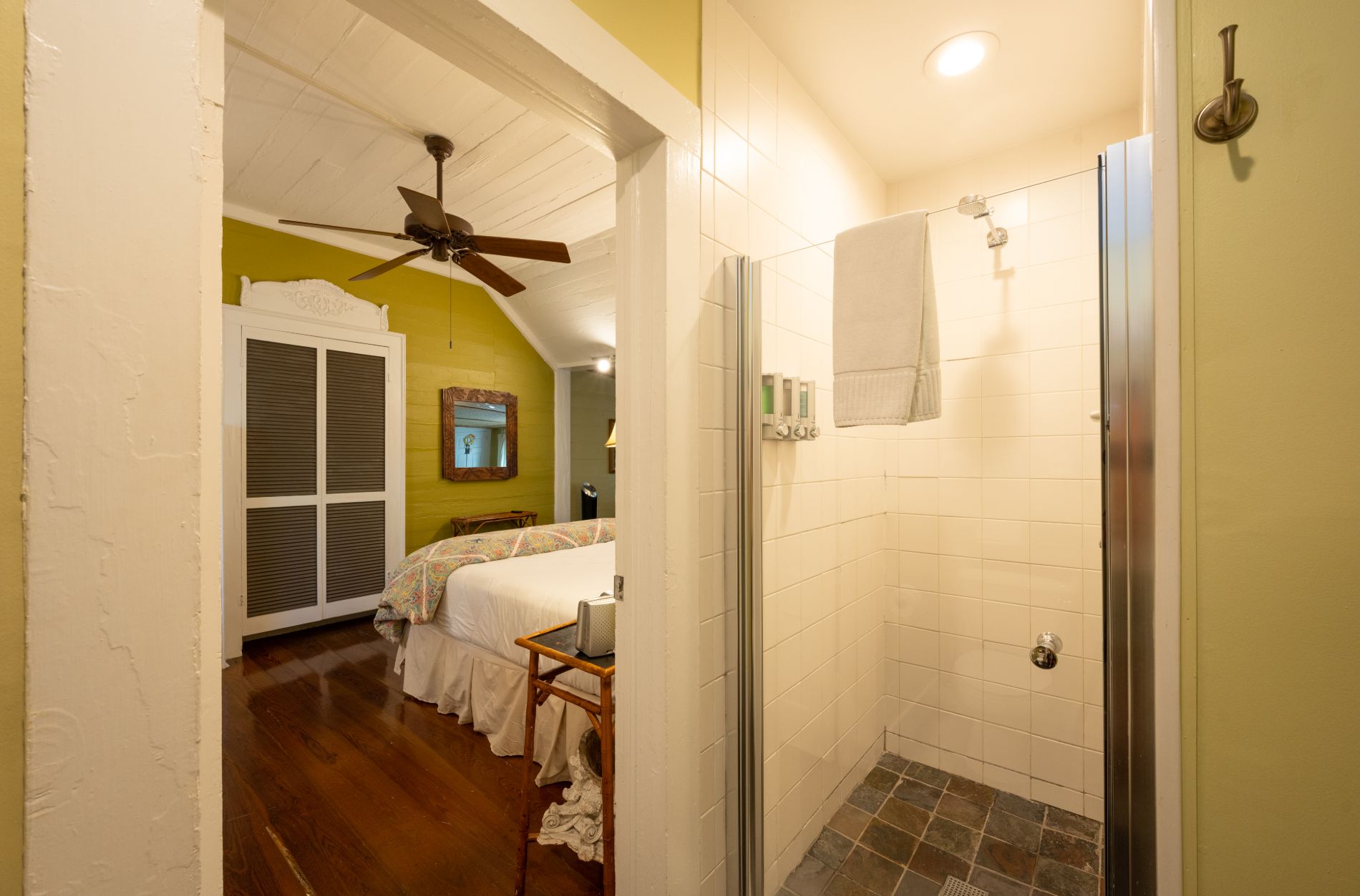 Comfortable Accommodations in The Keys | The Mermaid & The Alligator