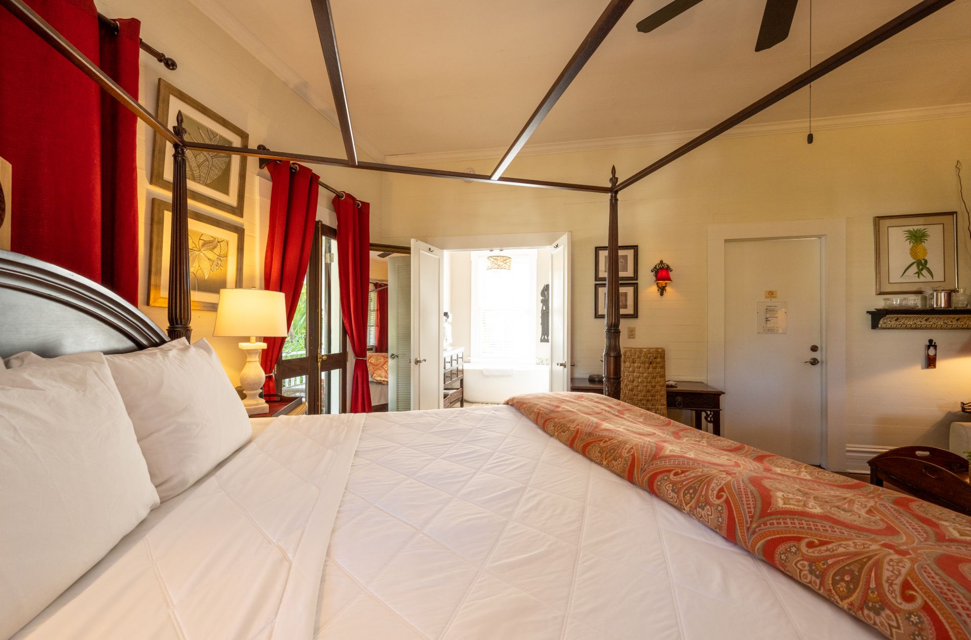 Comfortable Accommodations in The Keys | The Mermaid & The Alligator