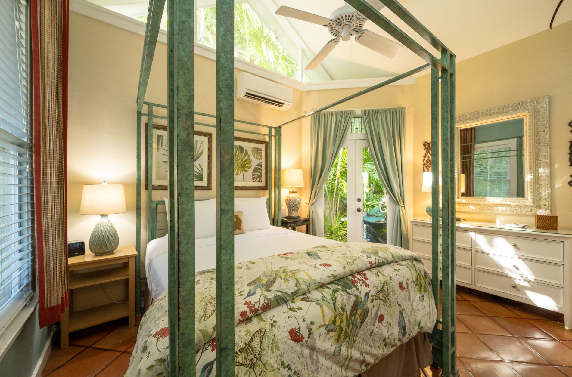 Comfortable Accommodations in The Keys | The Mermaid & The Alligator